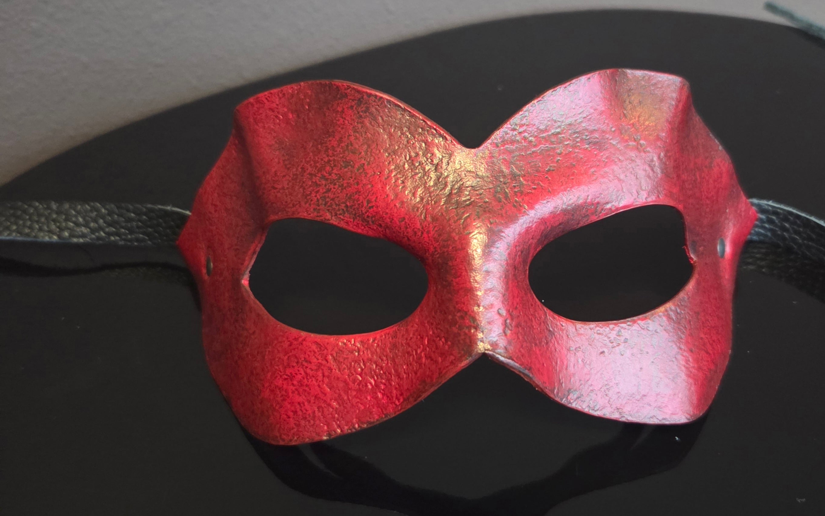 Mask, Colombina Classic Mottled Red – A Masquerade Costume