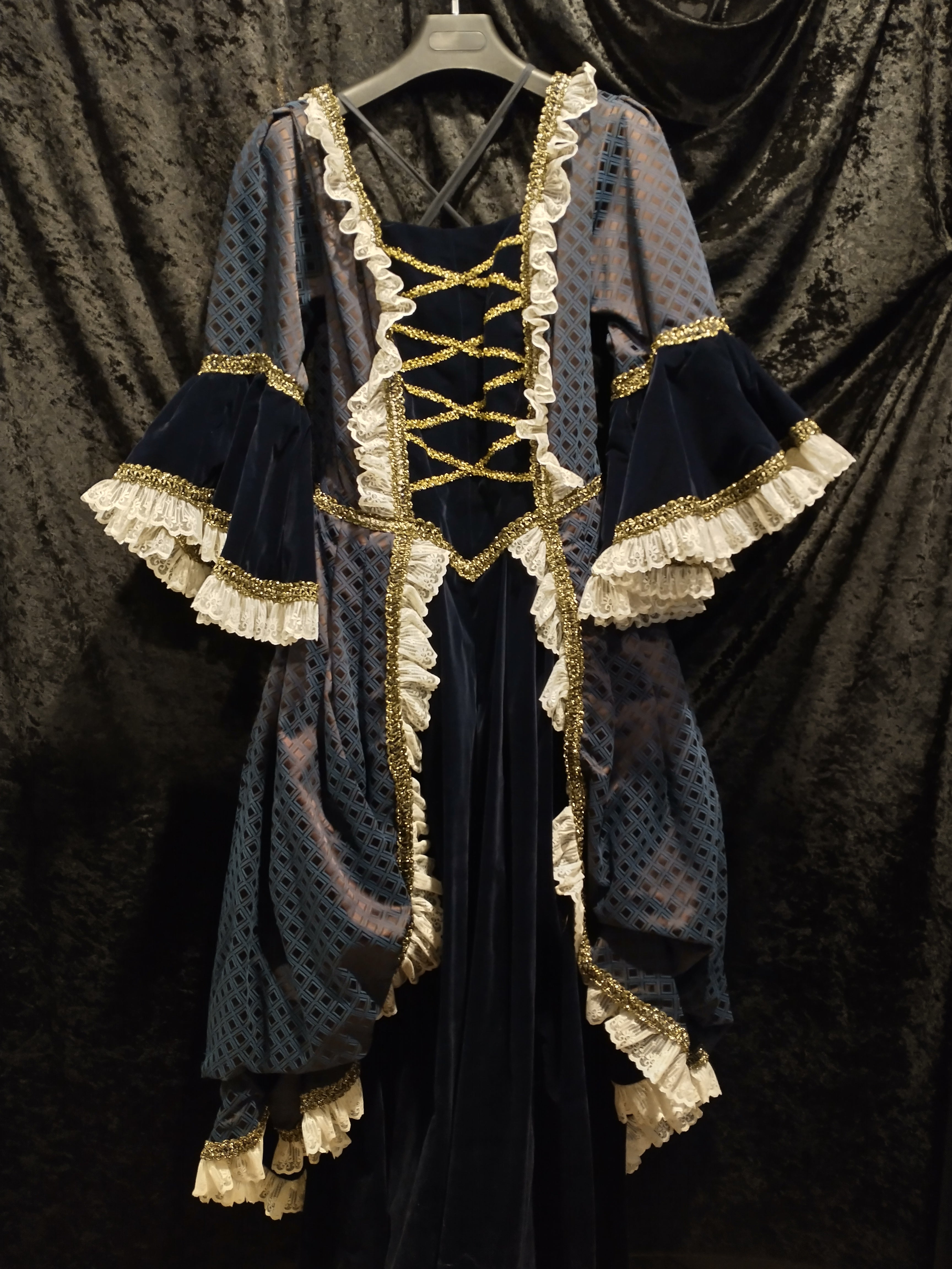 Gown, Fancy Colonial Lady 18th c- : Large – A Masquerade Costume